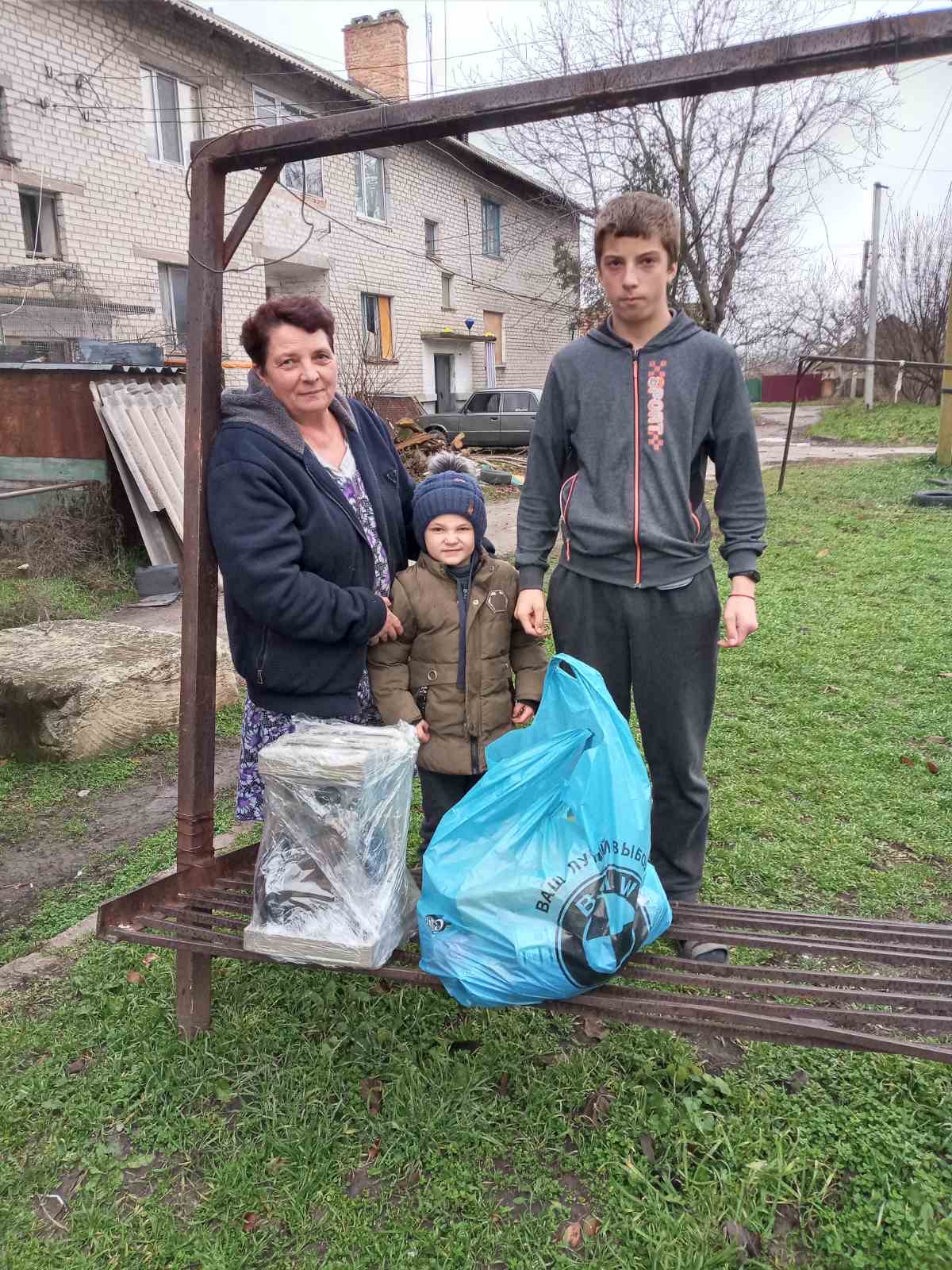 Bringing Warmth and Essential Aid to Front-line Communities - Ukraine Charity